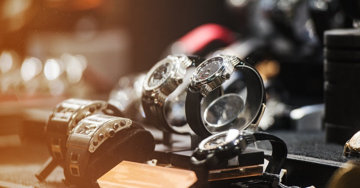9 Best Men’s Luxury Watches under $1000 – Watches & Crystals